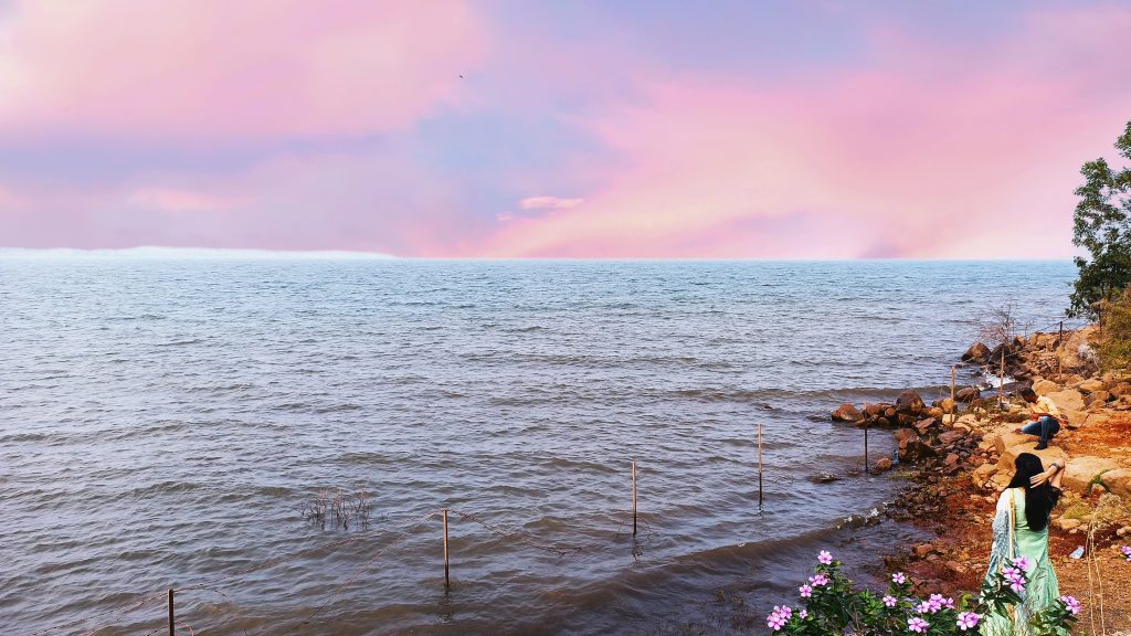 Sea of tapi beach - PixaHive