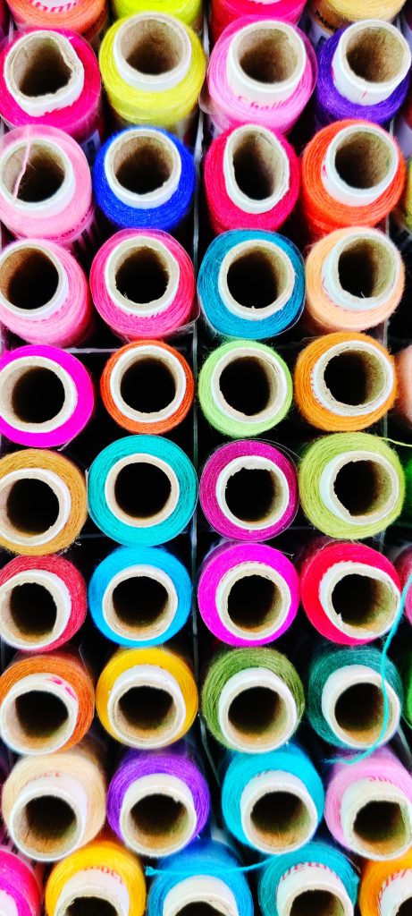 Stitching thread roll - PixaHive