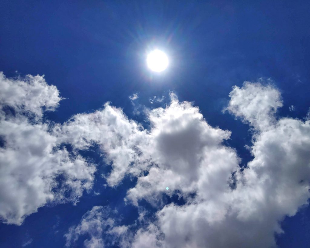 Sunshine and clouds - PixaHive