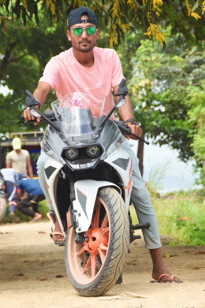 A bike rider - PixaHive