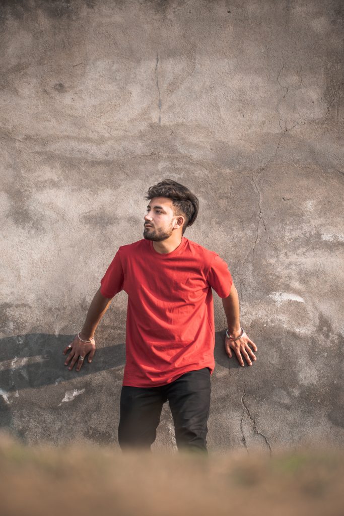 A boy near a wall - PixaHive