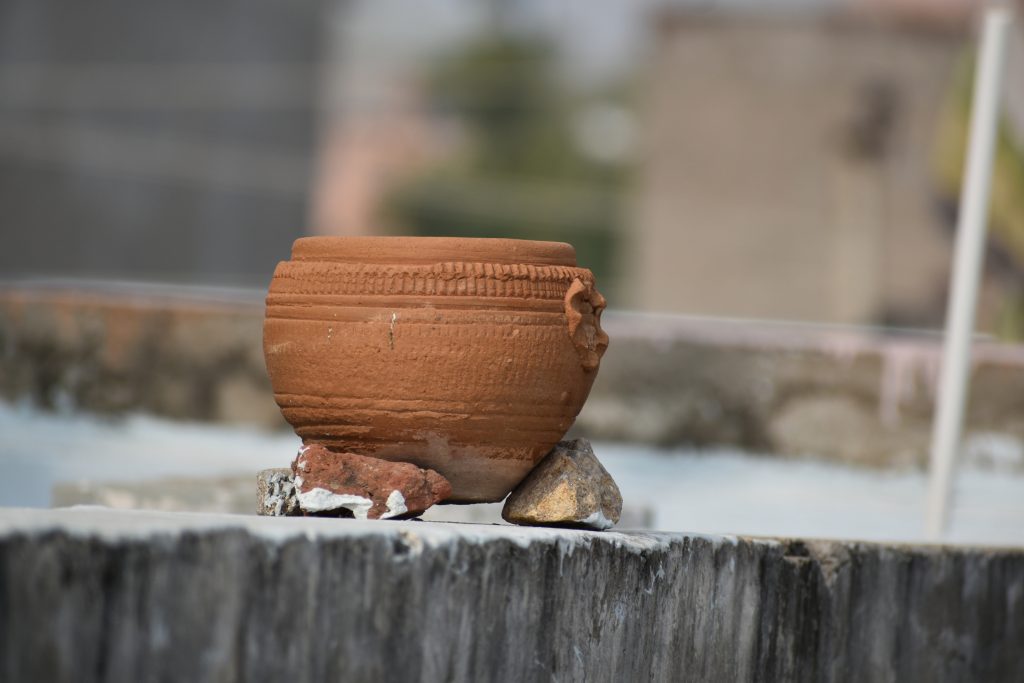 A clay pot - PixaHive