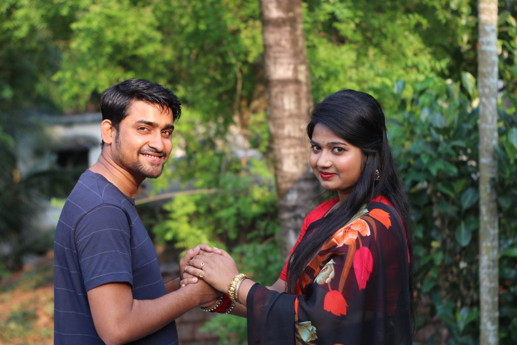 A happy Indian couple - PixaHive