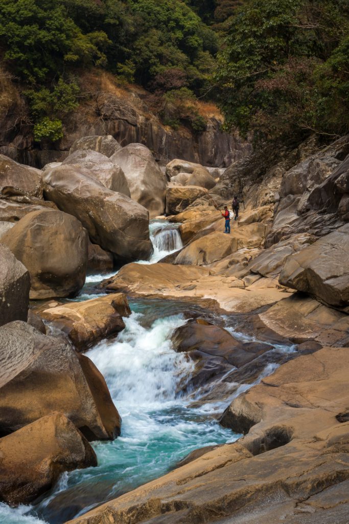 A river flowing through rocks - PixaHive