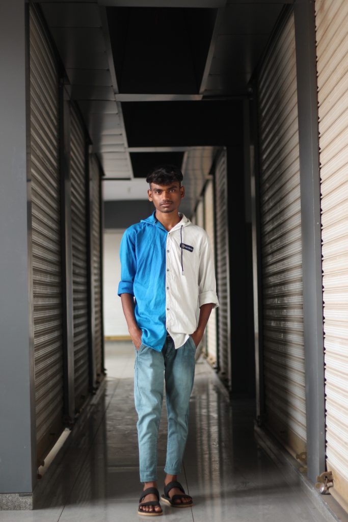 Boy posing - PixaHive