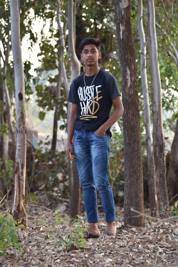 Boy posing in the forest - PixaHive