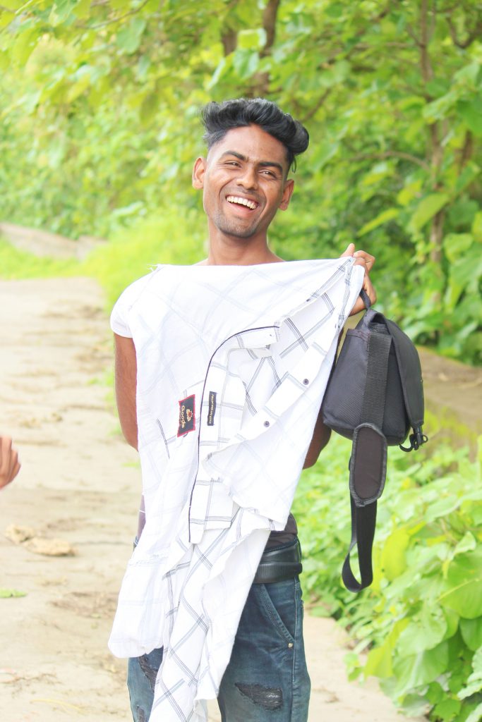 Boy smiling and posing - PixaHive