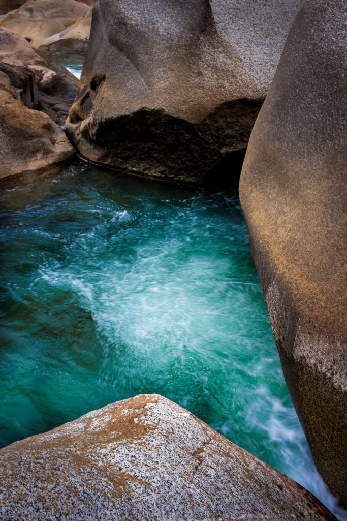 Bubble on water - PixaHive