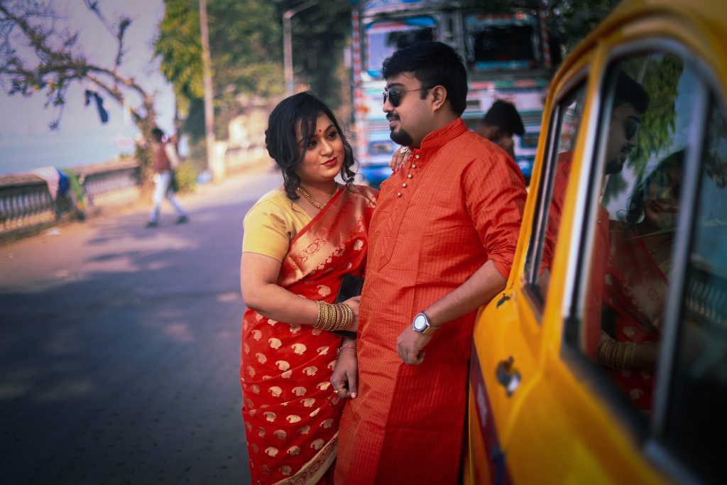 A happy married couple - PixaHive