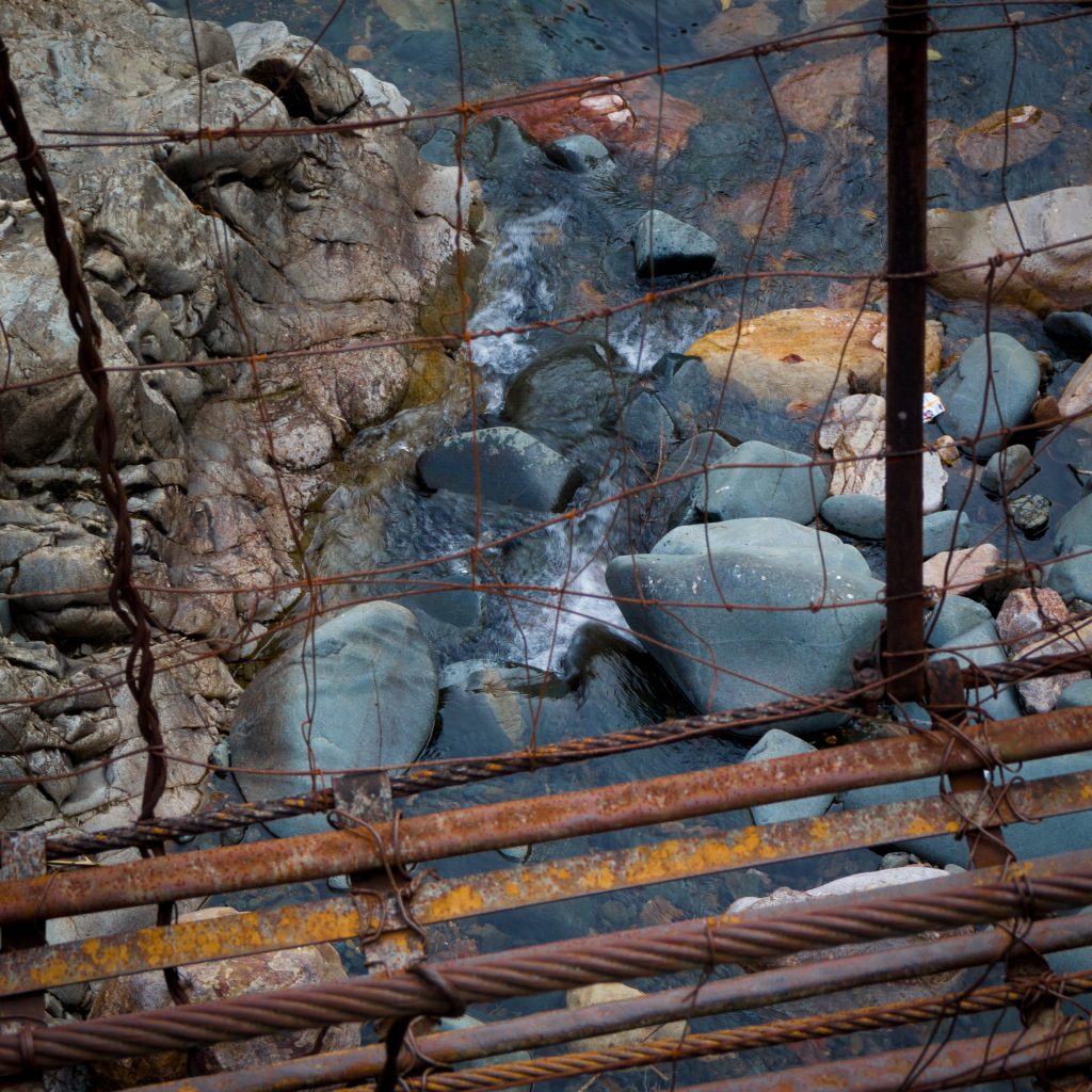 Fencing net and a river - PixaHive