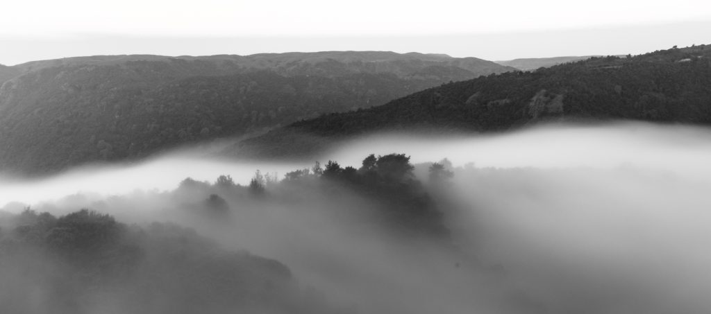Fog over mountains - PixaHive