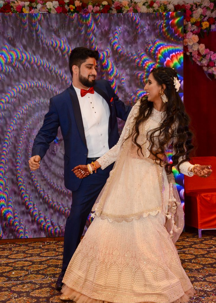 Indian couple dancing on wedding - PixaHive
