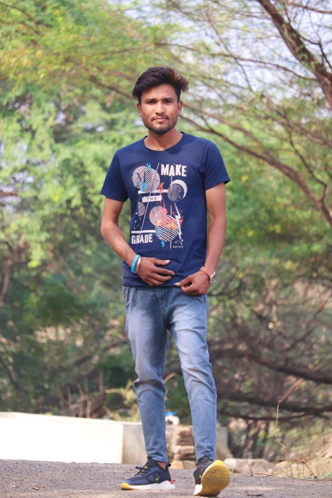 Model boy posing in the forest - PixaHive