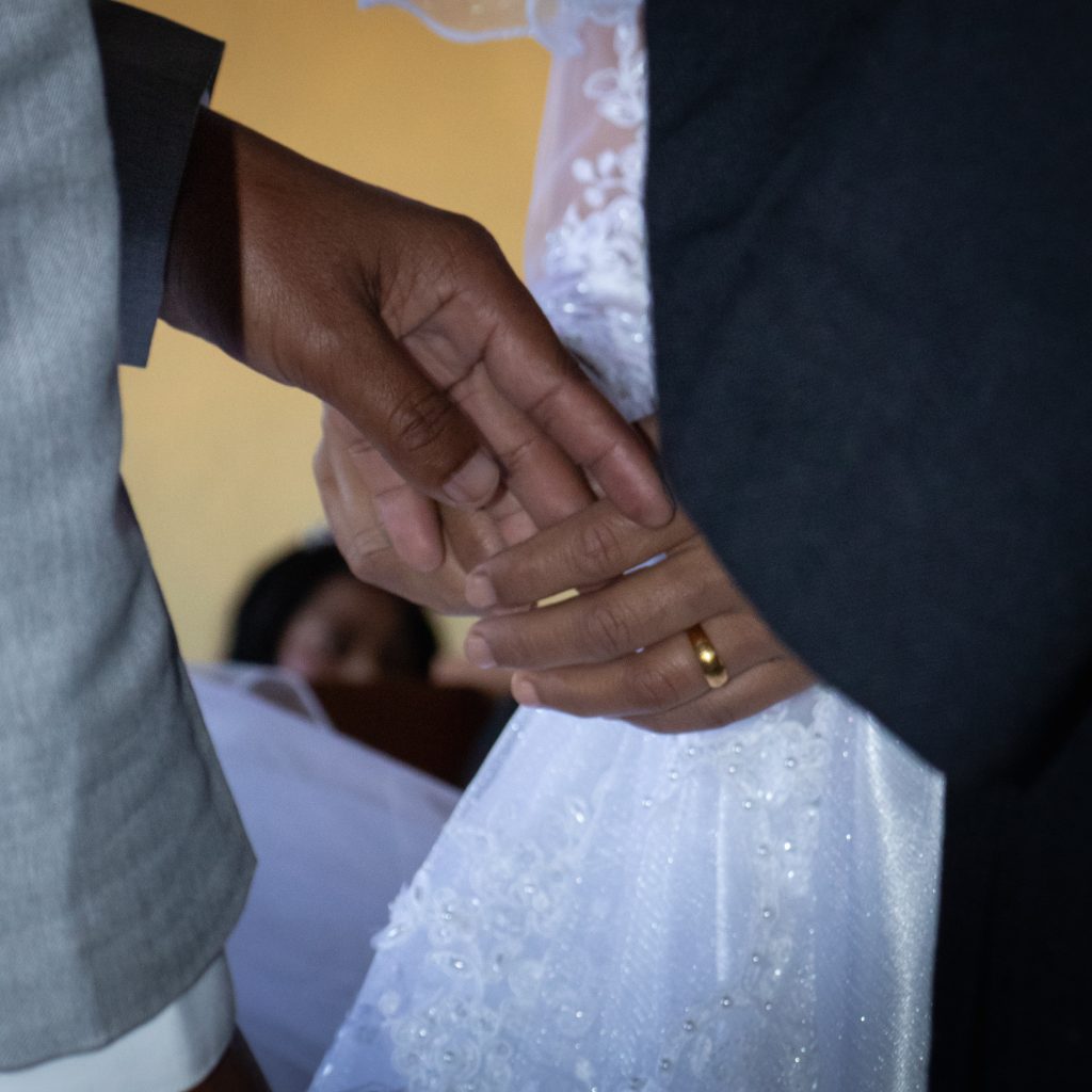 A couple's hands - PixaHive