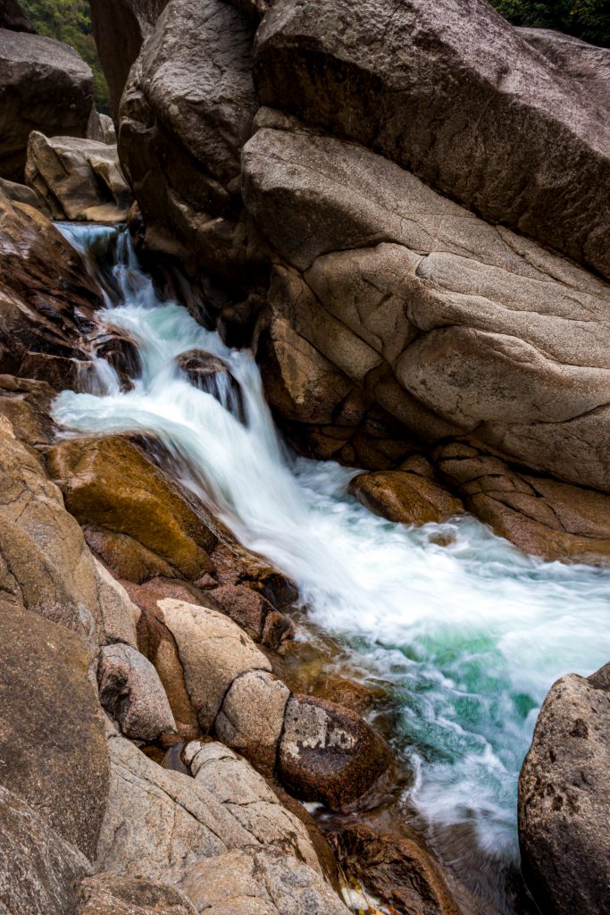 Water flowing through rocks - PixaHive