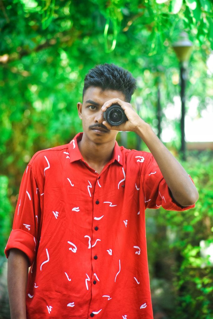 A boy seeing through a thing - PixaHive