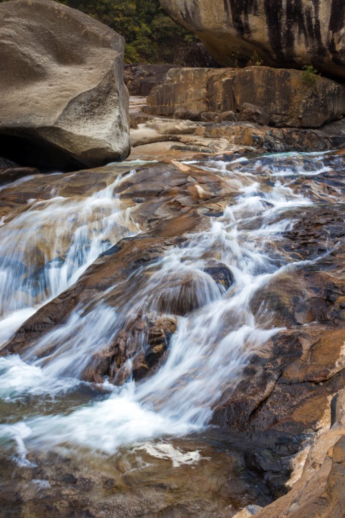 Water on red rocks - PixaHive
