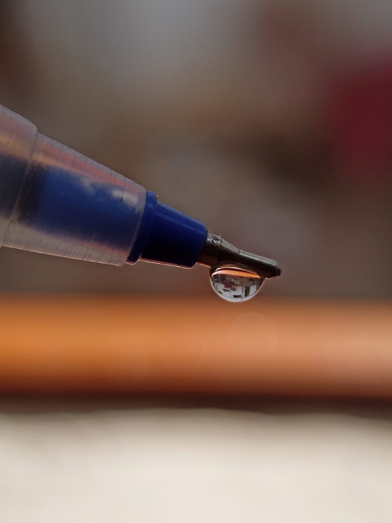 Waterdrop on pen nib - PixaHive