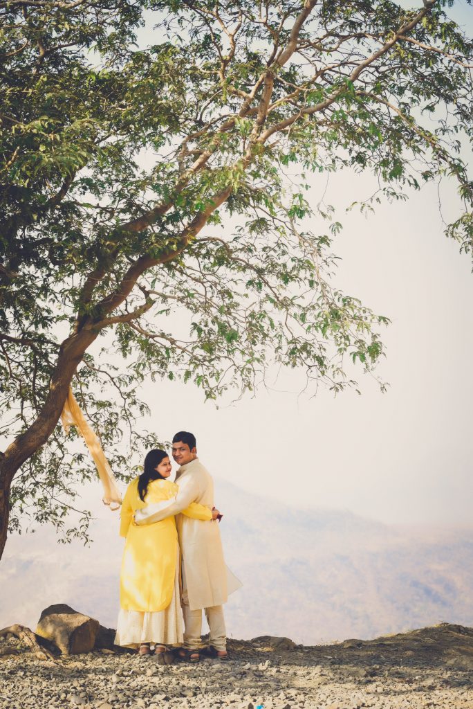 couple posing near the tree - PixaHive