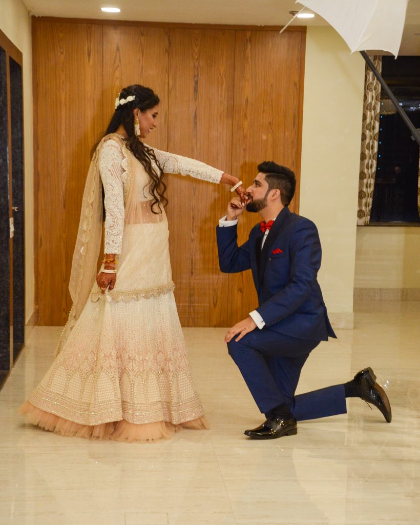 A bridegroom and bride - PixaHive