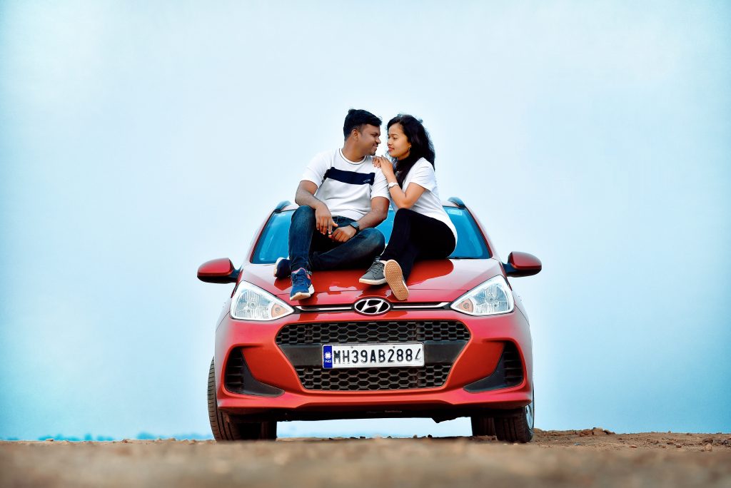 A couple’s on car - Free Image by 🇭🇲Shim_picto_photography on PixaHive.com