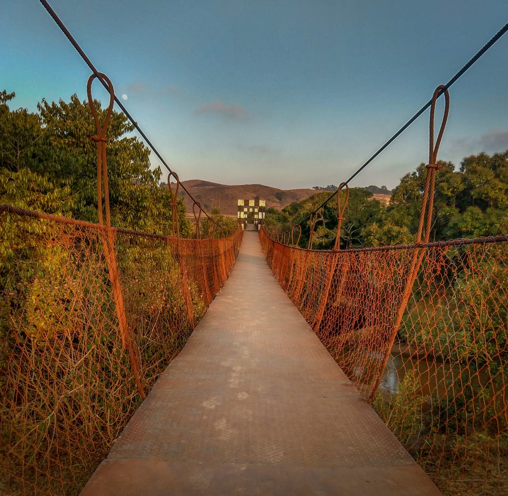 A narrow suspension bridge - PixaHive