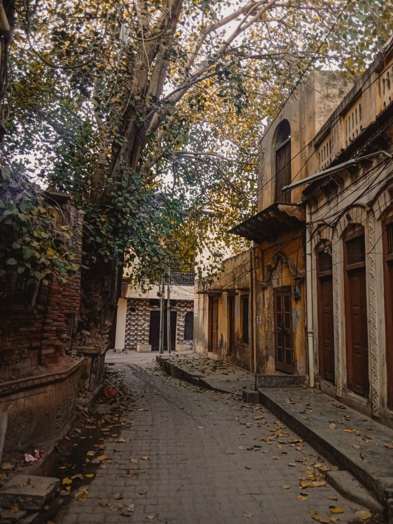 An empty street - PixaHive