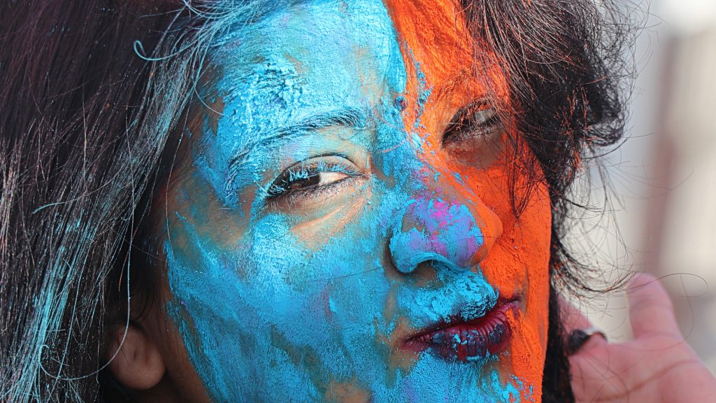Girl with Colors on her face - PixaHive