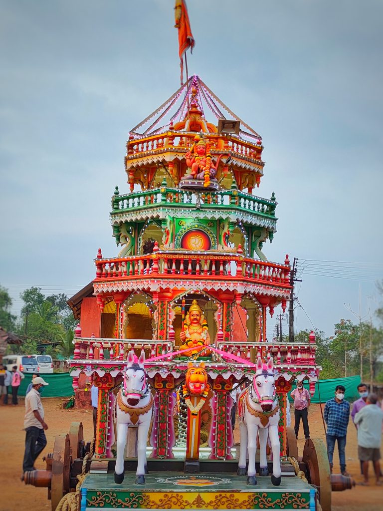 Hindu temple made on a cart - PixaHive