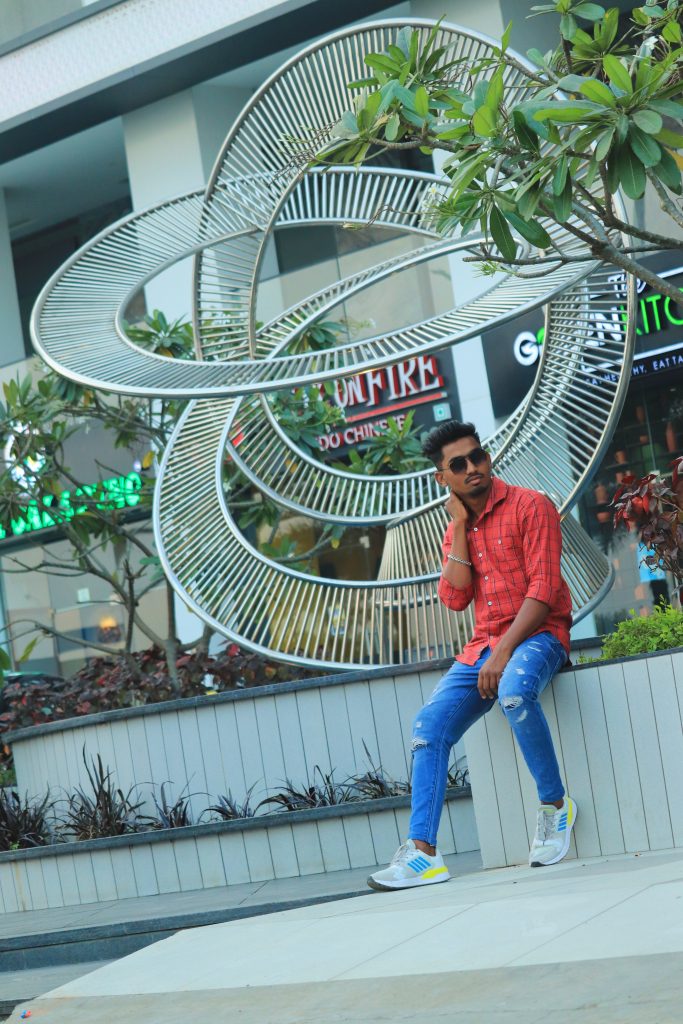 Model posing outside the shopping complex - PixaHive