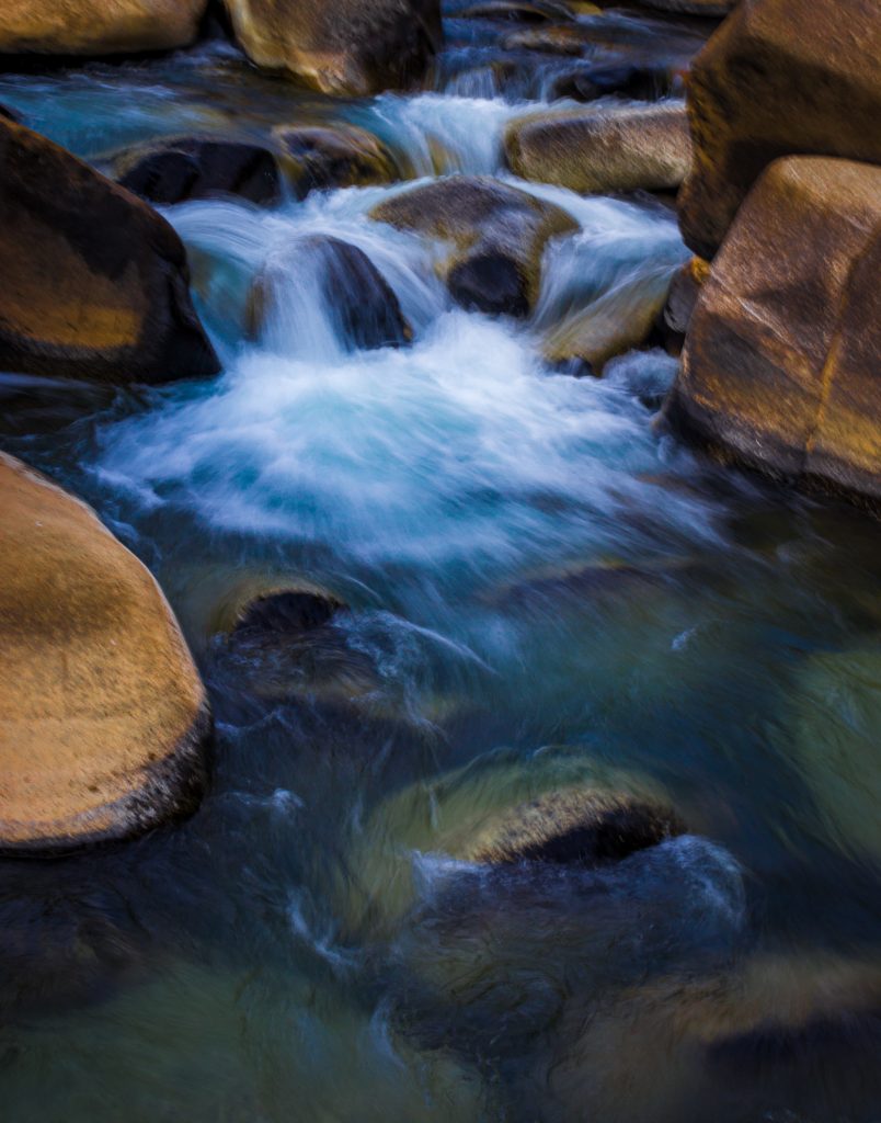 River and rocks - PixaHive