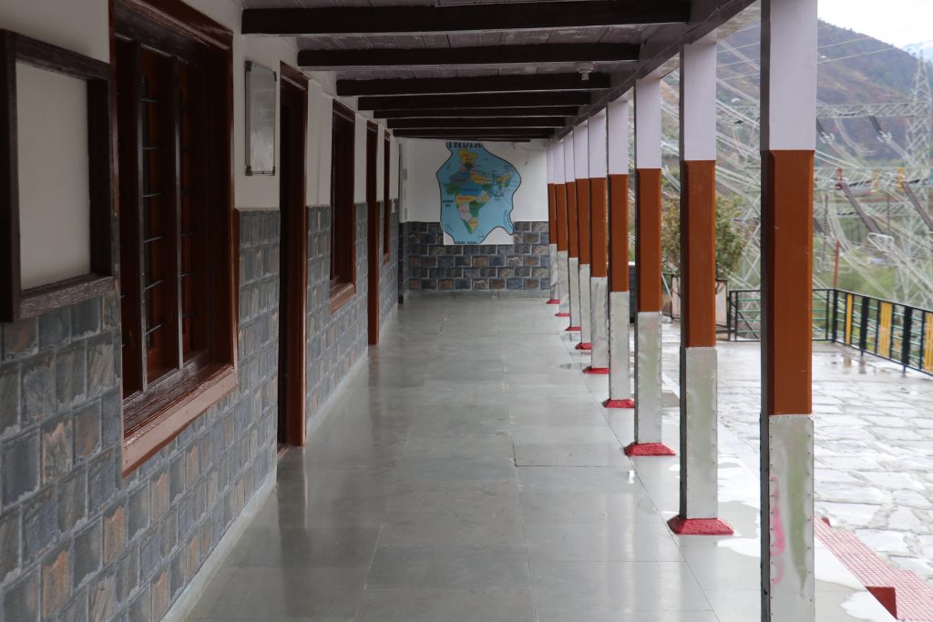 School corridor - PixaHive