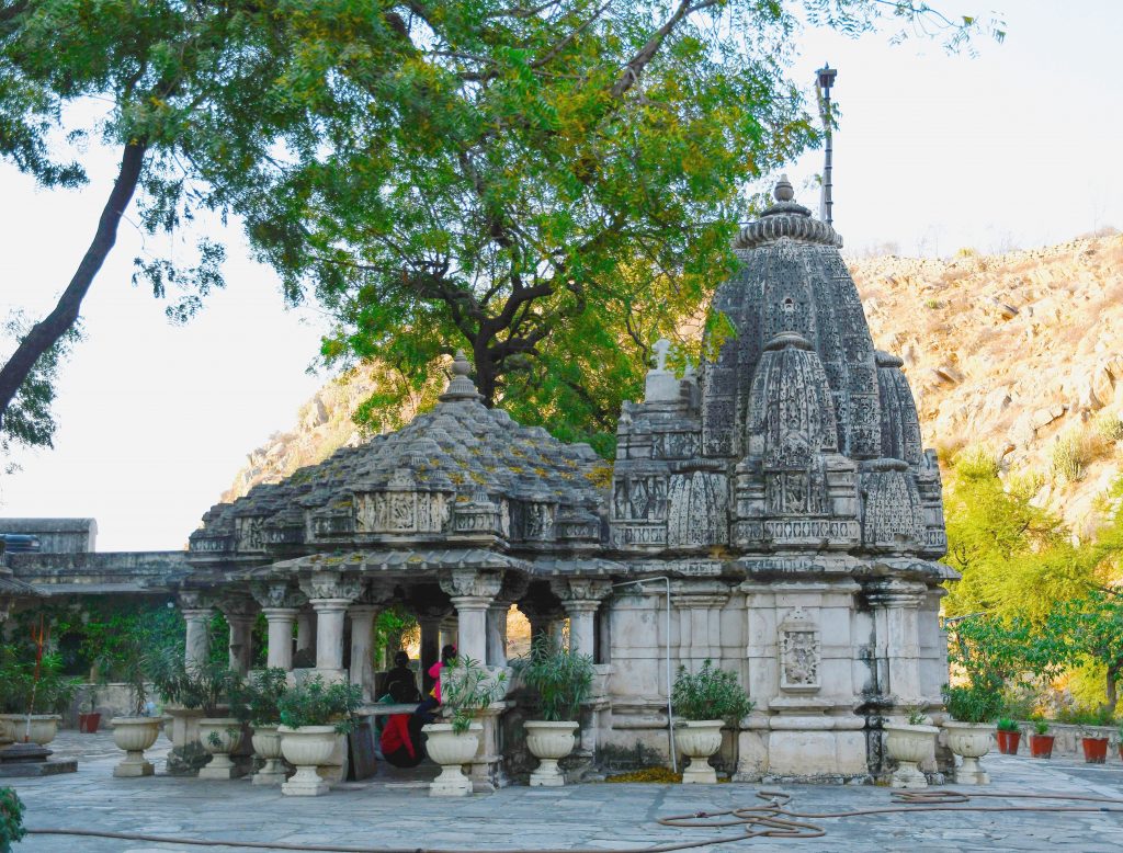 Temple under the trees - PixaHive