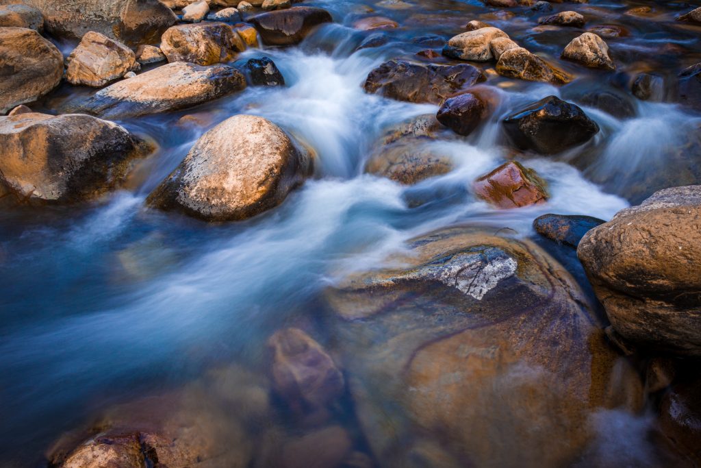 Water on red rocks - PixaHive
