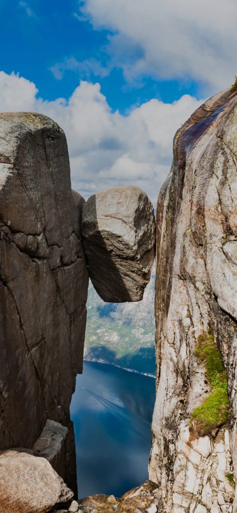 rock held between two mountains - PixaHive