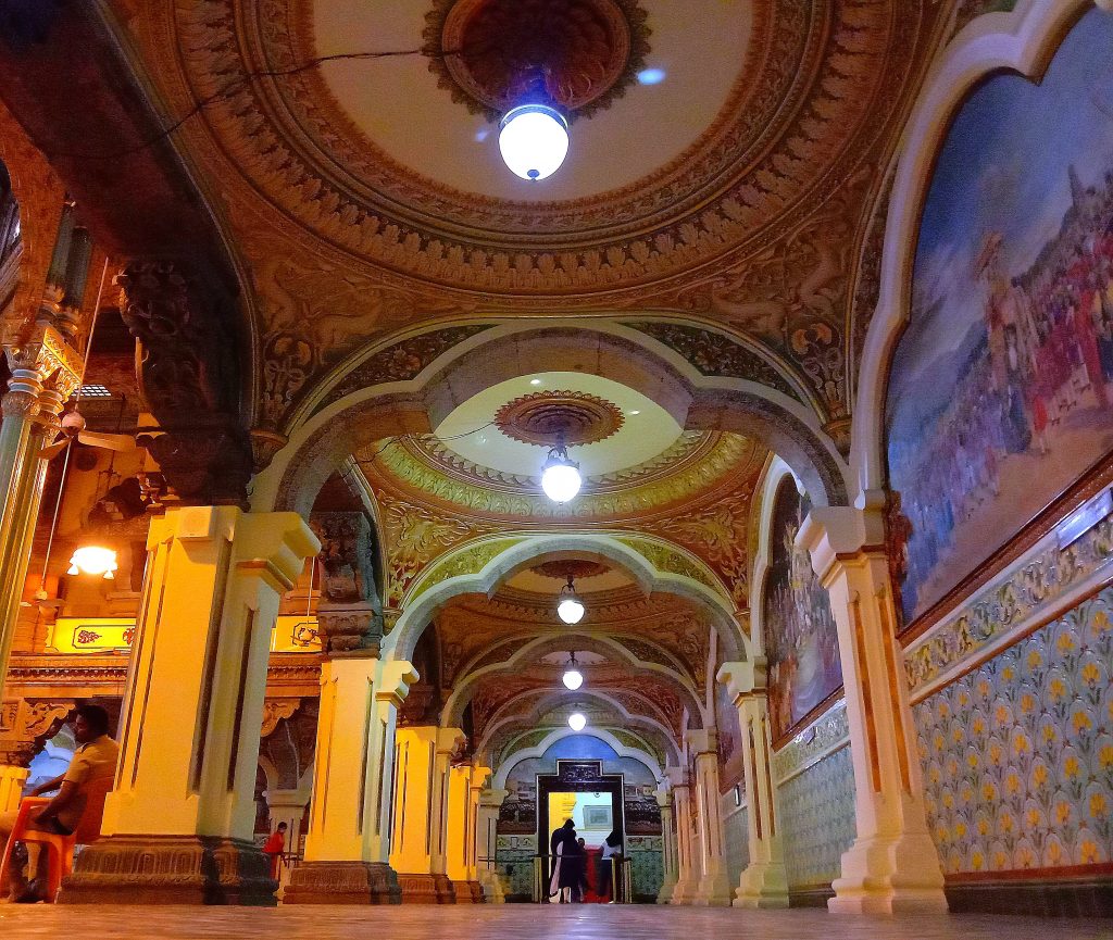 Ceiling lights of a building - PixaHive
