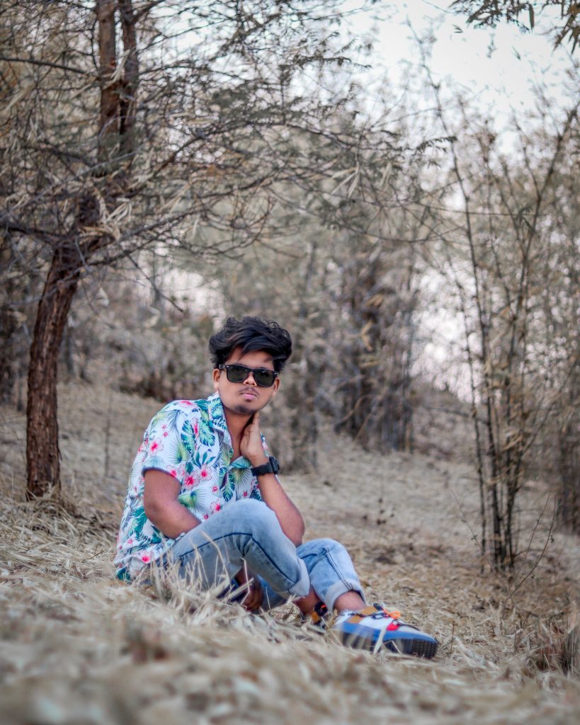 Boy posing in the forest - PixaHive