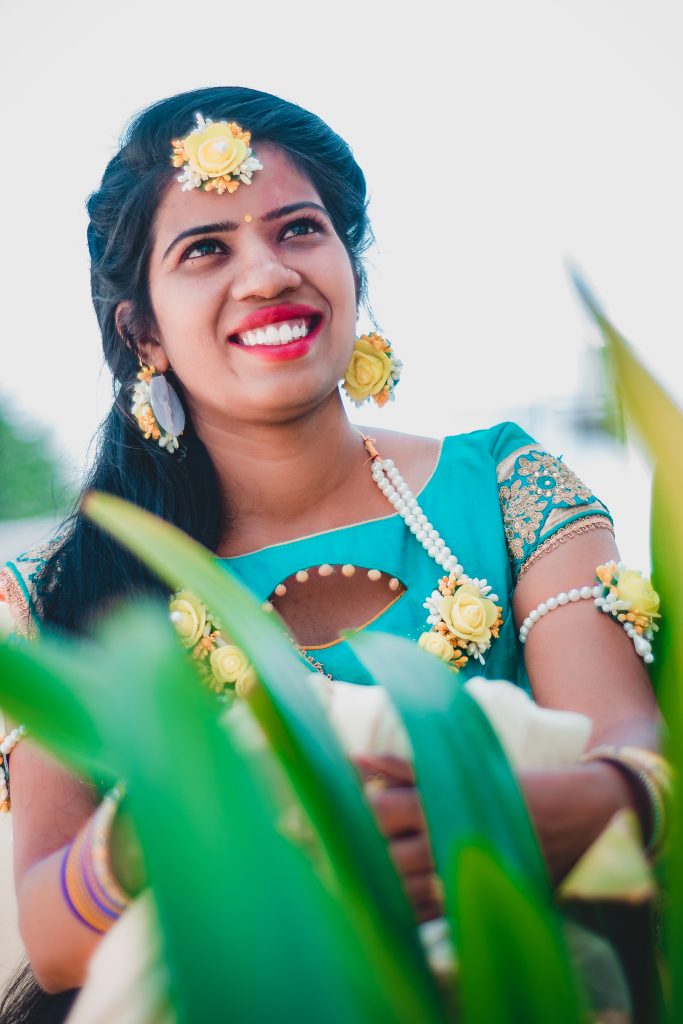 Bride posing - PixaHive