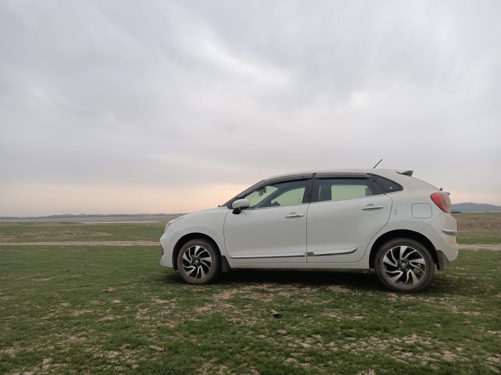 Car standing on the ground - PixaHive