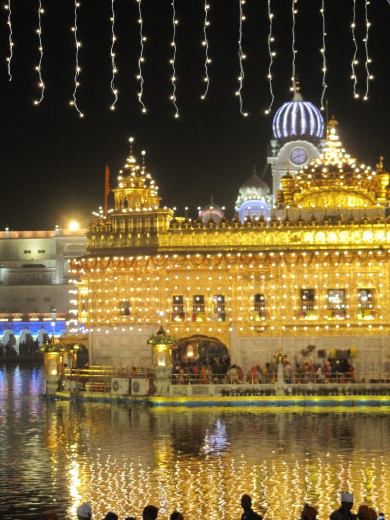 Golden temple lighting - PixaHive