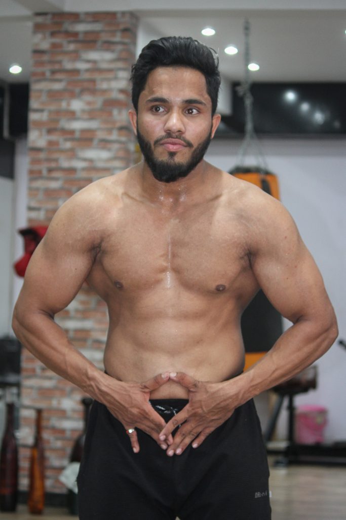 Gym model posing - PixaHive