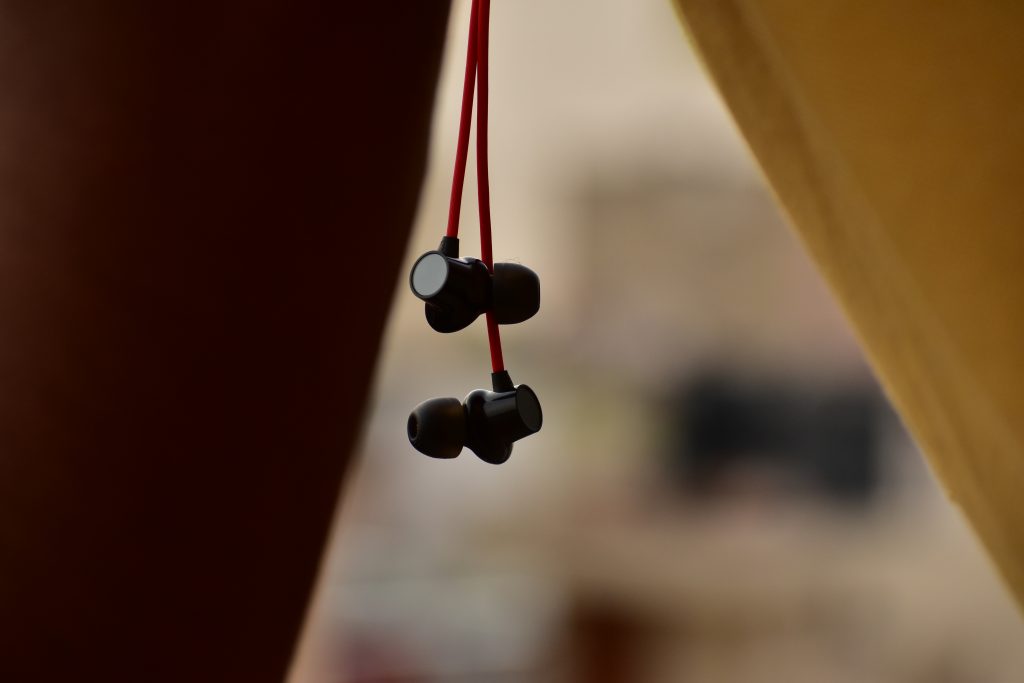 One plus earphones - PixaHive