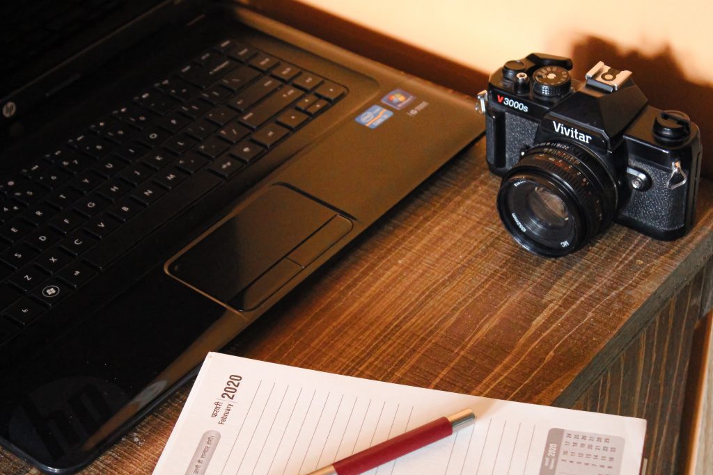 A laptop and camera - PixaHive
