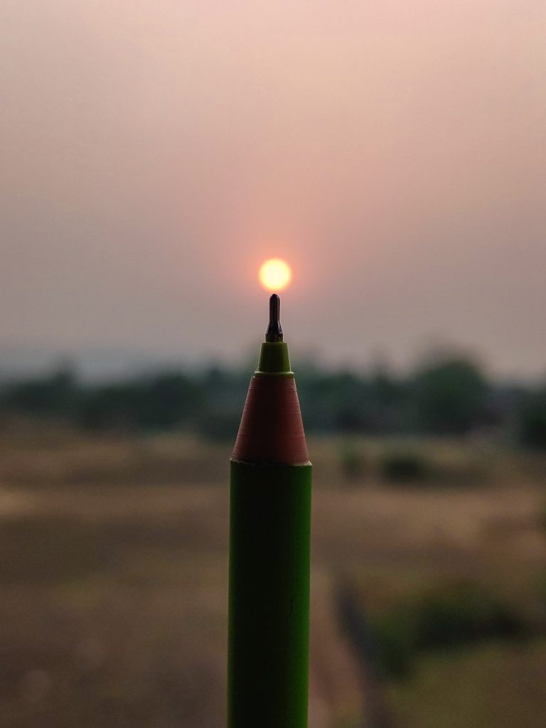 Sun on pen nib - PixaHive