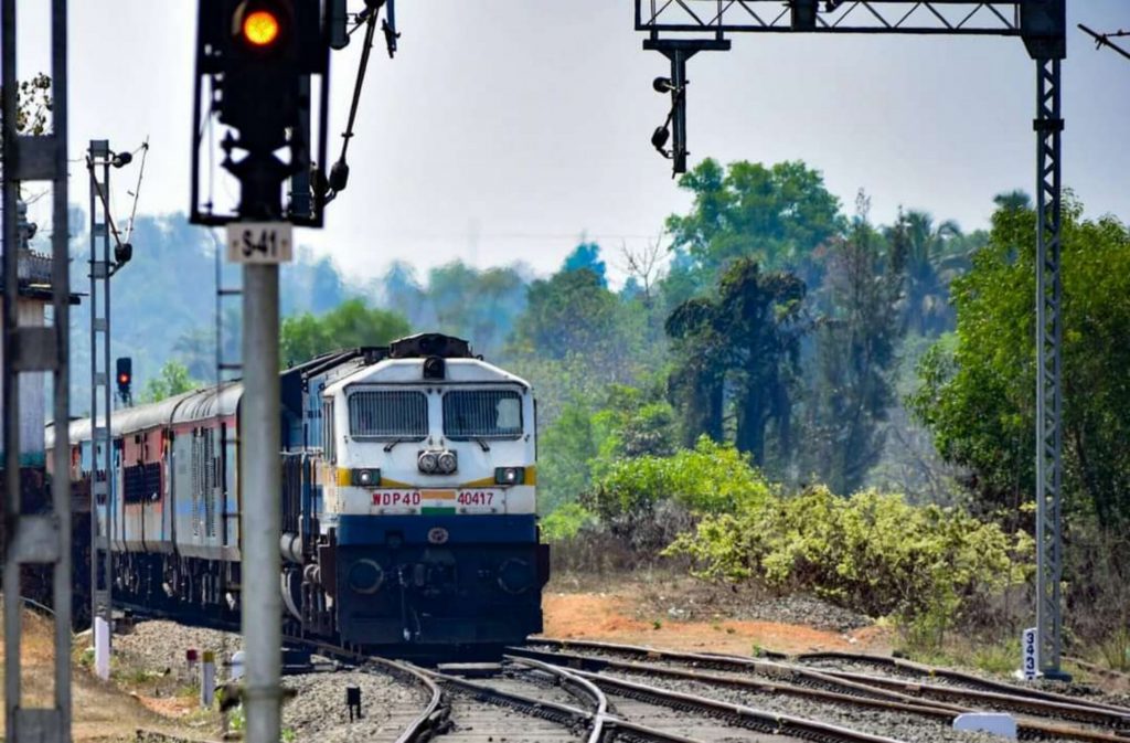 Train on the railway track - PixaHive
