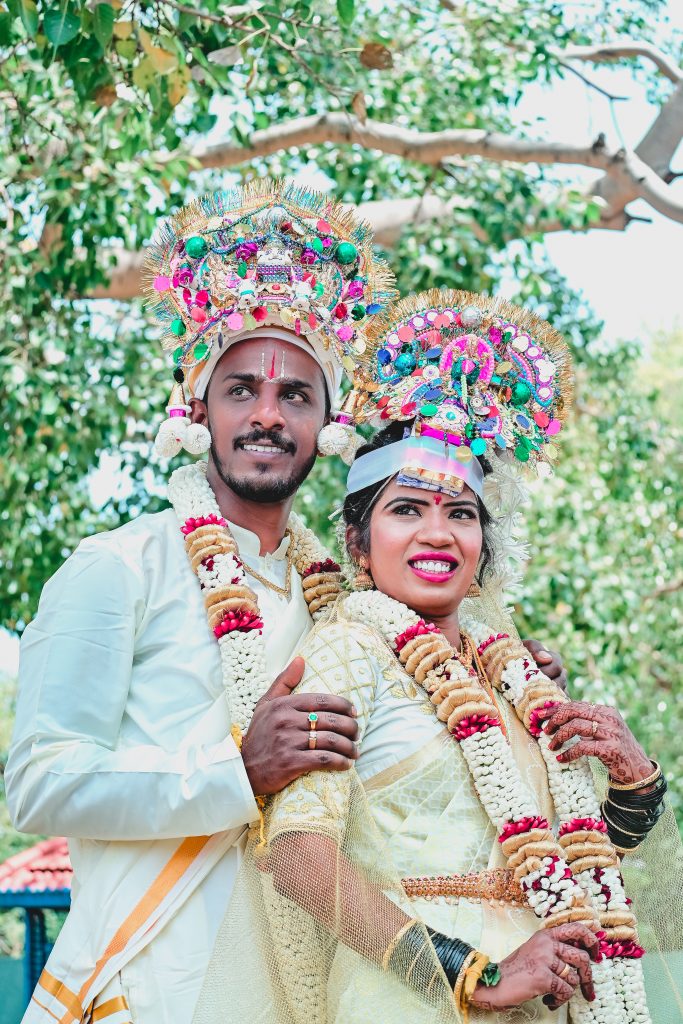 Wedding couple posing - PixaHive