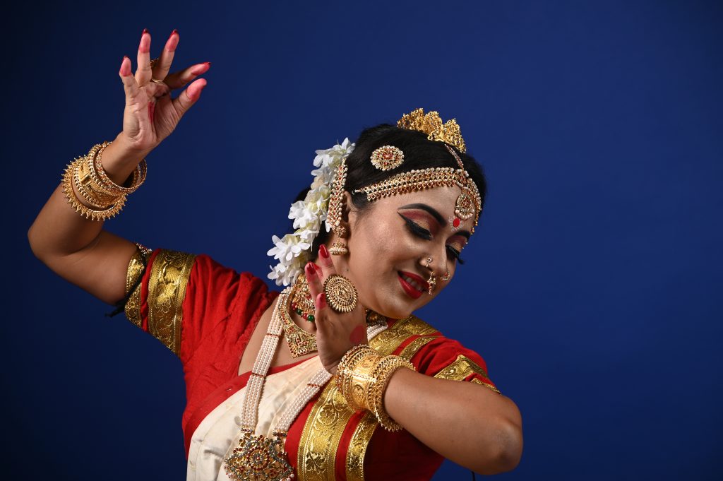 A female classical dancer - PixaHive