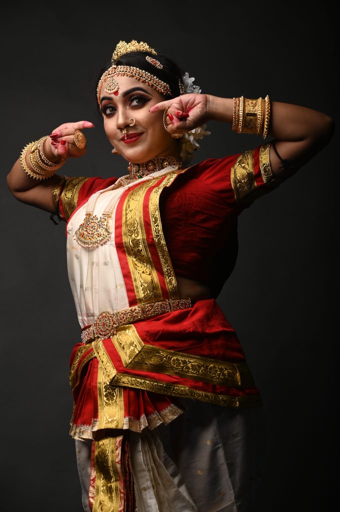 A female classical dancer - PixaHive