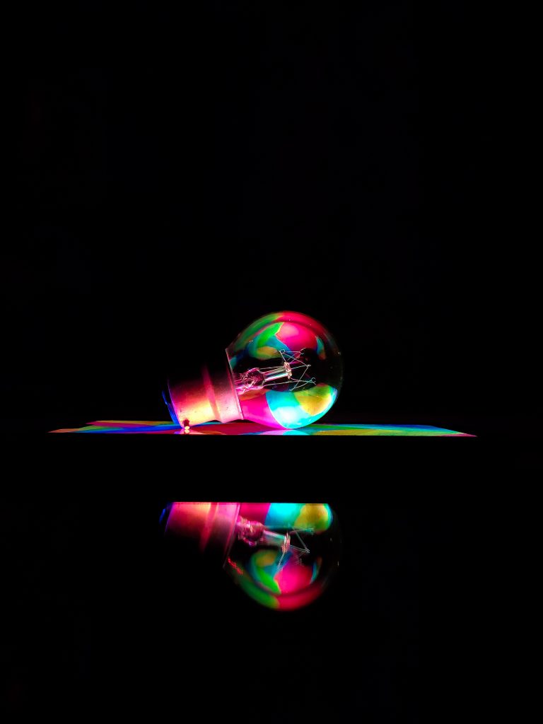 Reflection of a light bulb - PixaHive