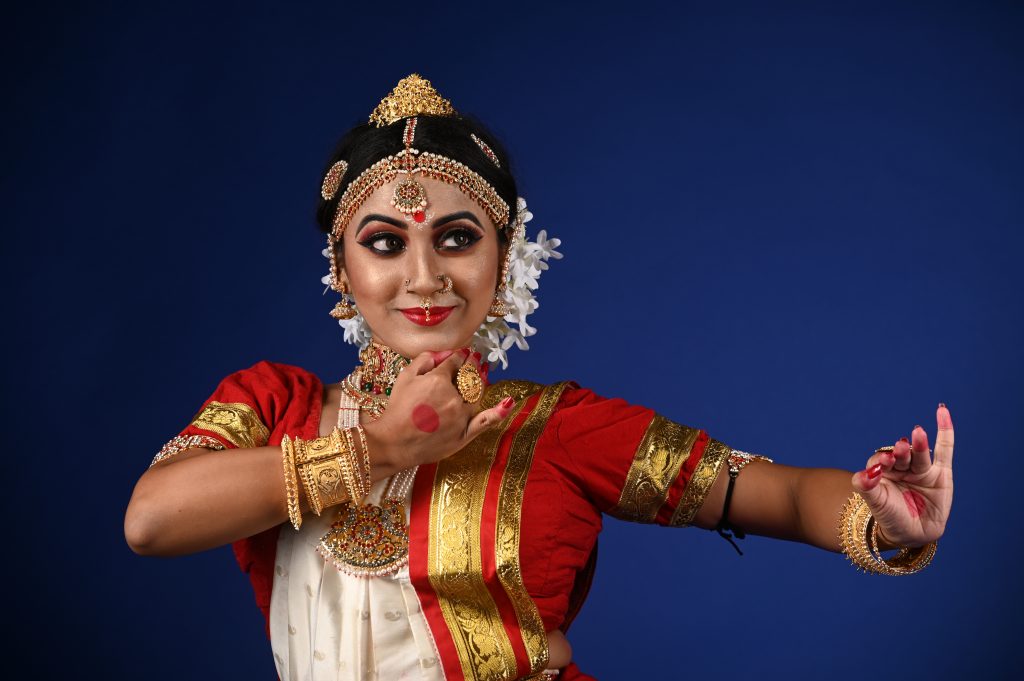 A female classical dancer - PixaHive